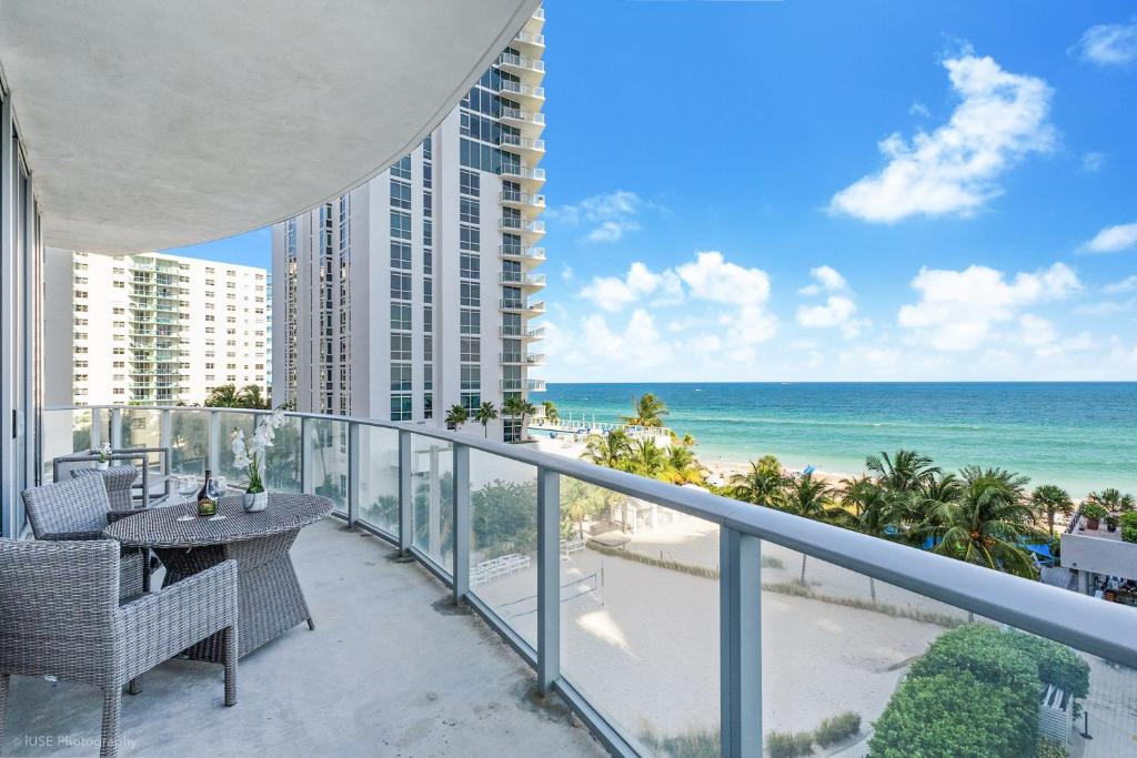 Zen Vacation Rentals Direct Ocean Front Low Floor, Hollywood (updated ...