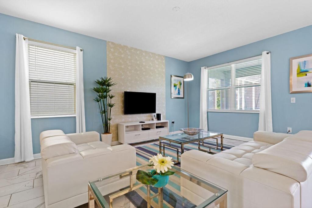 Enchanted Shanghai La 9 bedroom Home Free Resort Access, Davenport ...