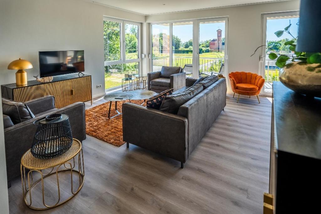 Hangar 19 Superior Apartment mit Terrasse und Garten H7W2, Schwerin ...