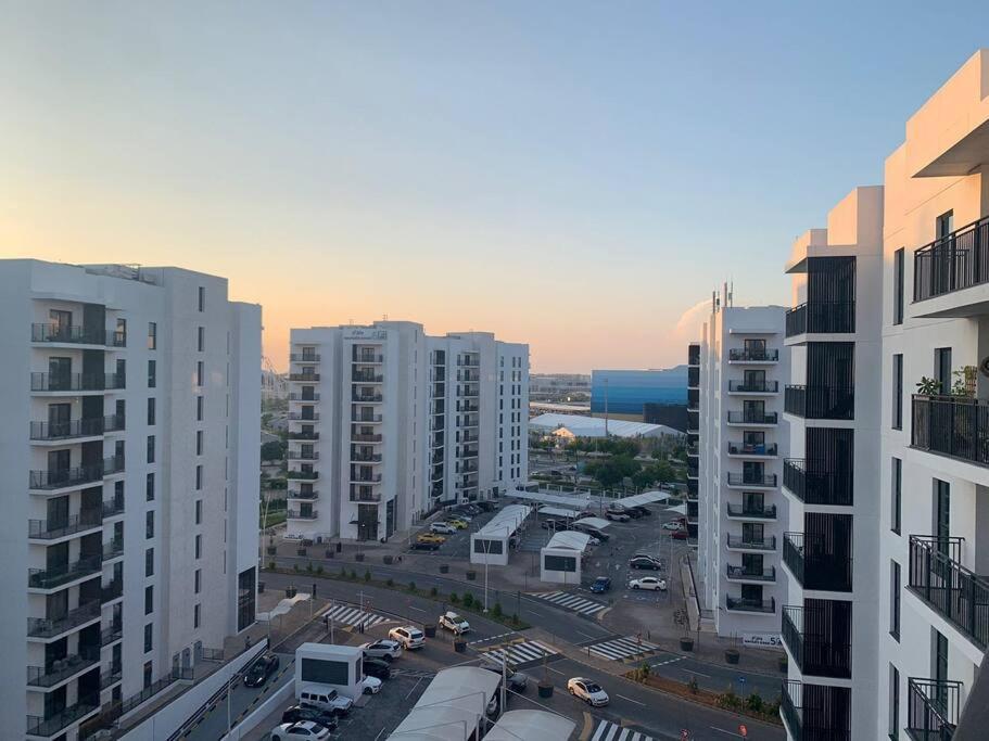 Eclectic 1BDR with Canal View on Yas Island 809, Abu Dhabi – Updated ...