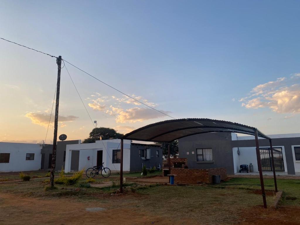 AIRPORTVIEW HEIGHTS, Montshiwa (tarifs actualisés, 2025)