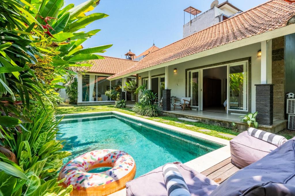 Jungle Amaranth Villa Canggu - Exclusive 3BR Retreat with Pool, Modern ...