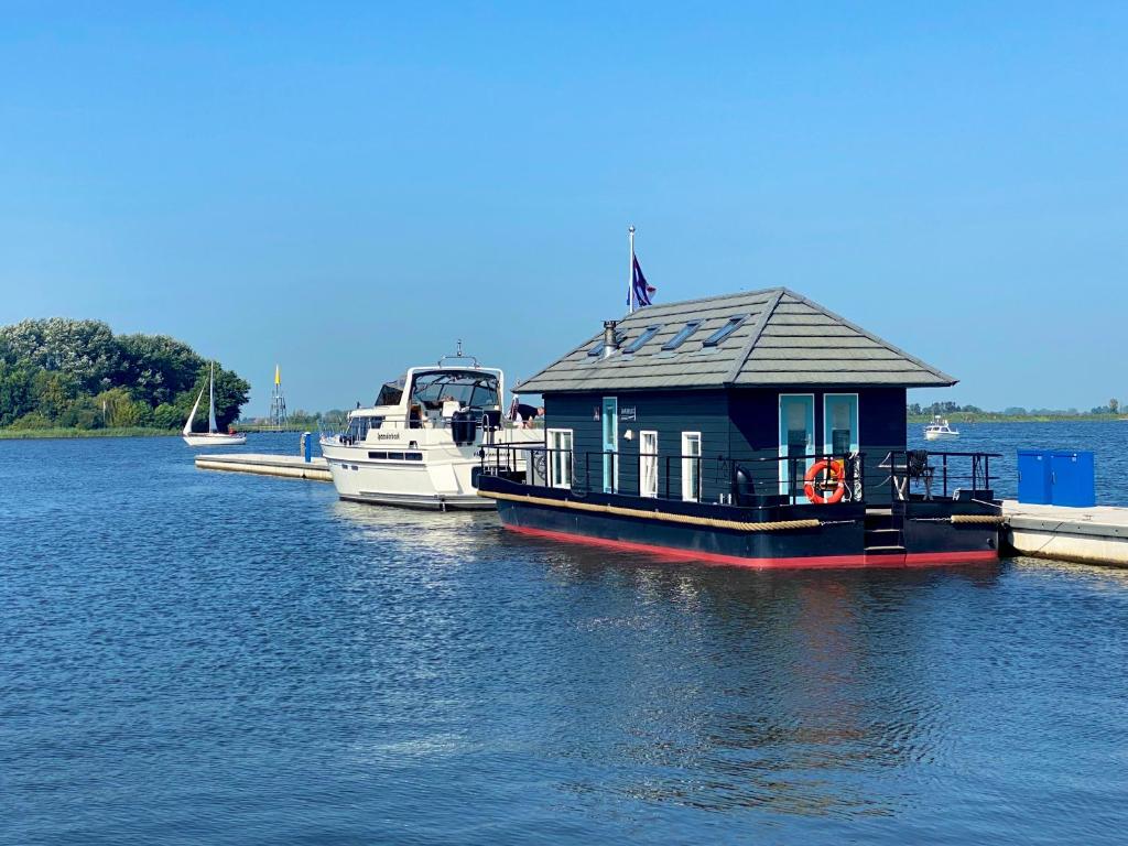 Het VaarHuis - Beachclub Sneek, Offingawier (updated prices 2025)