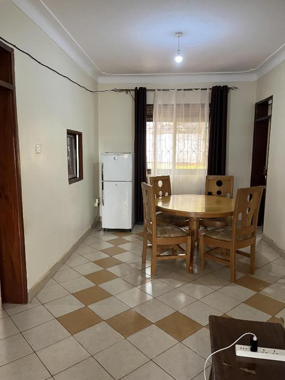 Inviting 3-Bed House in Akright City Jennifers, Buzzi (updated prices 2026)