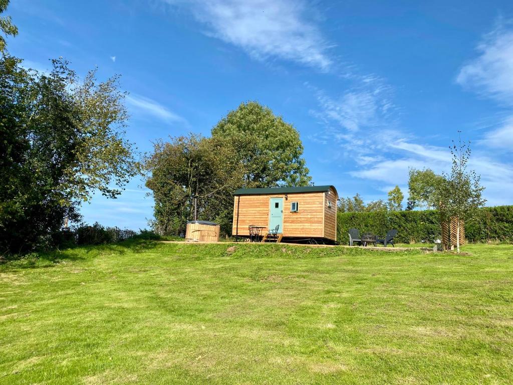 Romantic Hot Tub Hideaway in the Countryside, Leominster (updated prices 2025)