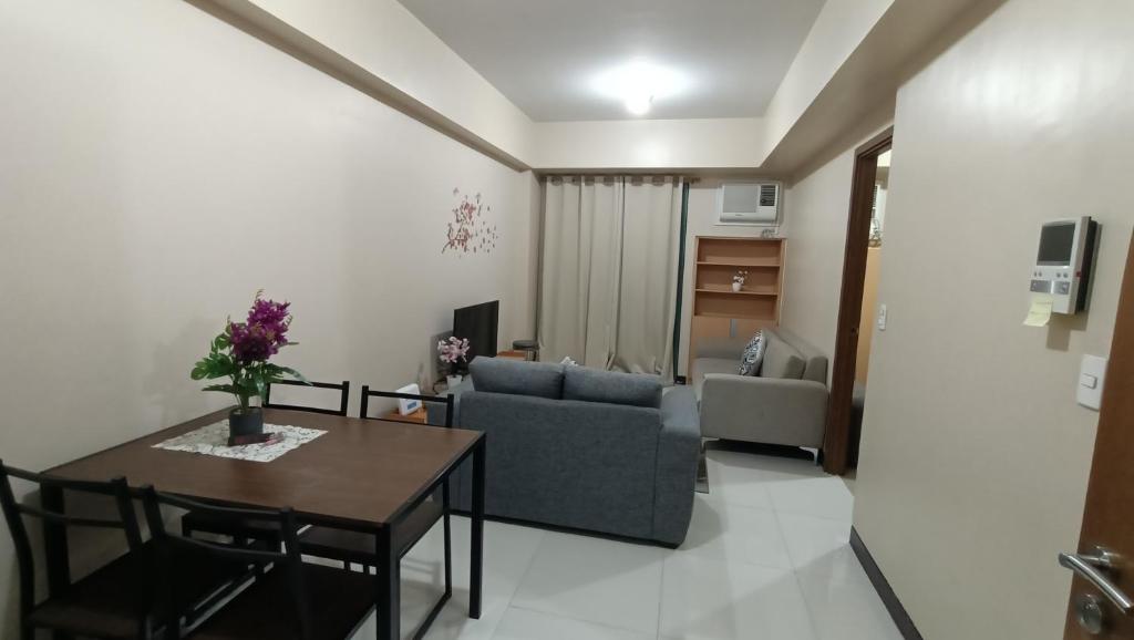 Hilander's Condotel near Terminal 3 Airport, Manila (updated prices 2026)