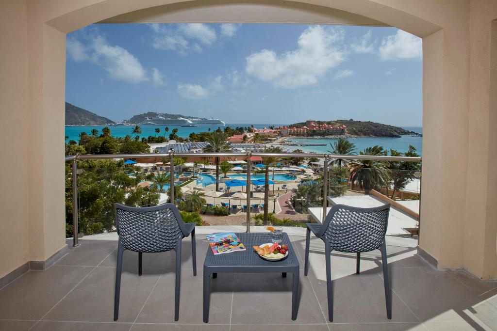 Hotel Oceans at Divi Little Bay, Philipsburg, St. Maarten - Booking.com