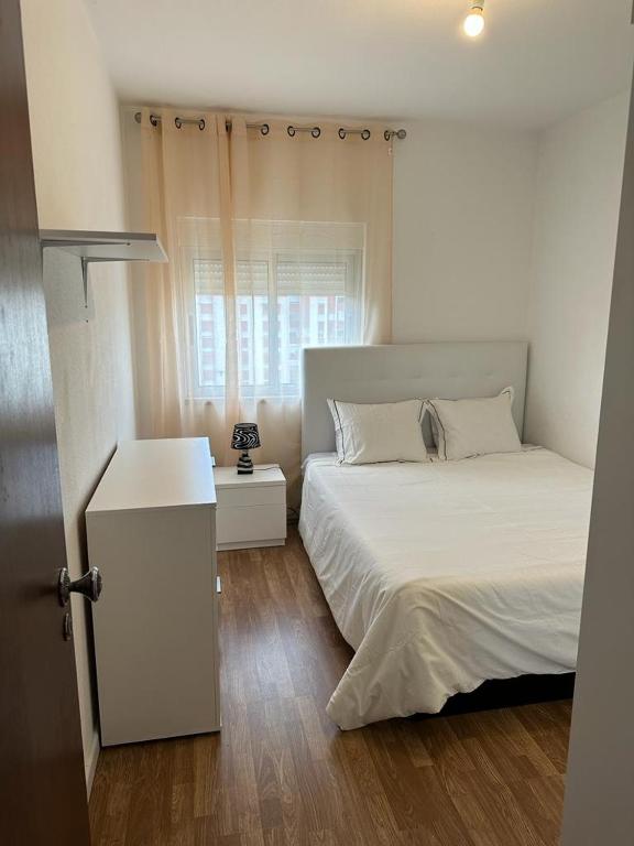 Elias Rodrigues de souza, Setúbal (updated prices 2025)