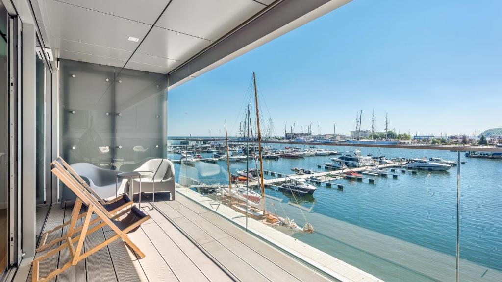 Flatbook - City Center Apartments Yacht Park Marina View I, Gdynia ...