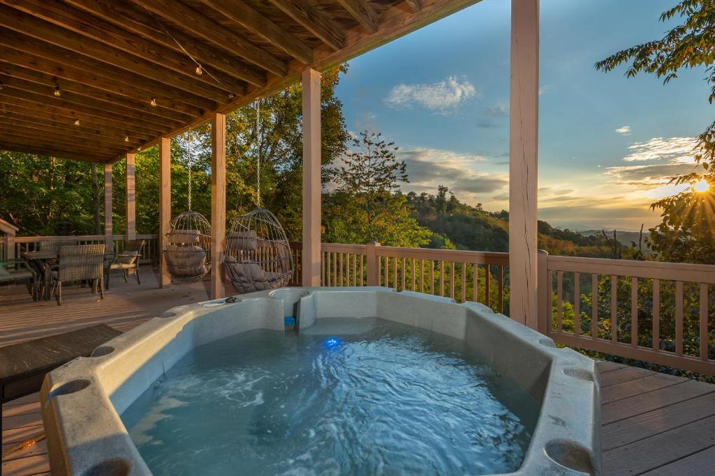 Mtn Views~Hot Tub~Game Room~Sleeps12, Swiss (aktualisierte Preise für 2025)