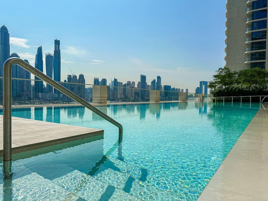 HiGuests - Marina Vista Tower 2, Dubai (updated prices 2026)