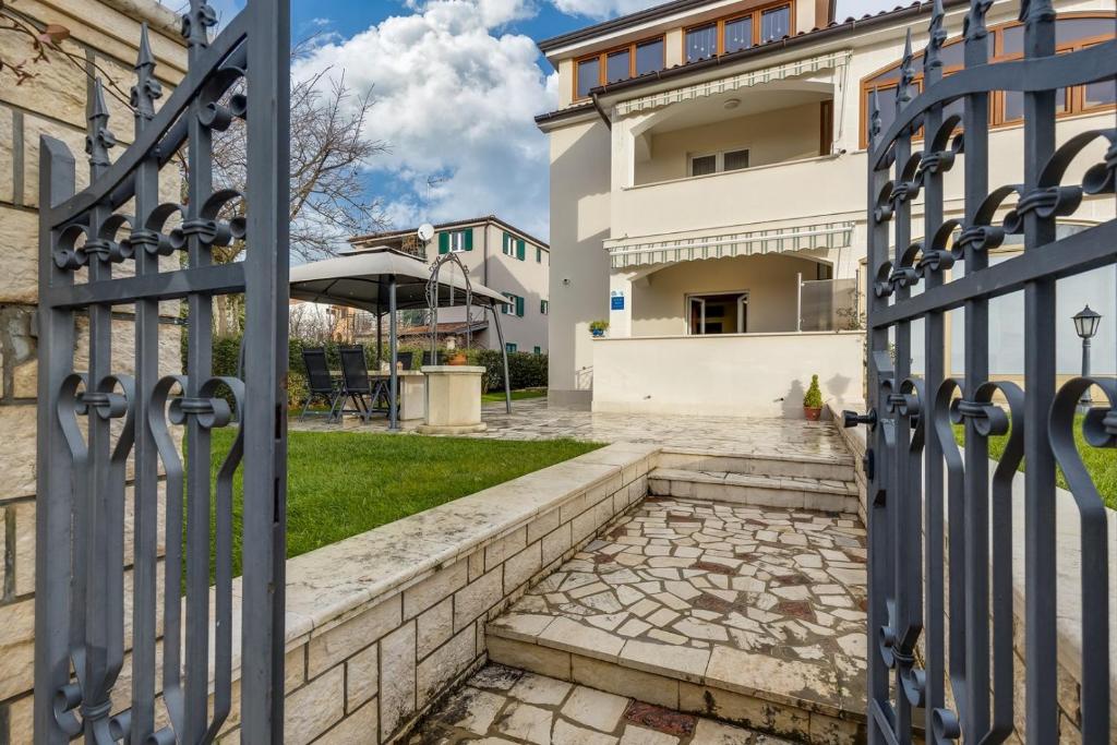 Two-Bedroom Apartment Tatty, Poreč (updated prices 2025)