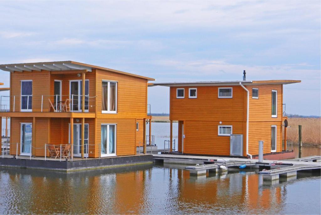 FLOATING HOUSES Comfort - "Schwimmende Ferienhäuser" - Haus 8, Kröslin (updated prices 2025)
