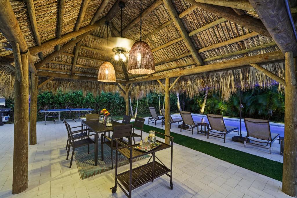 Hideaway Palms, Delray Beach (updated prices 2025)