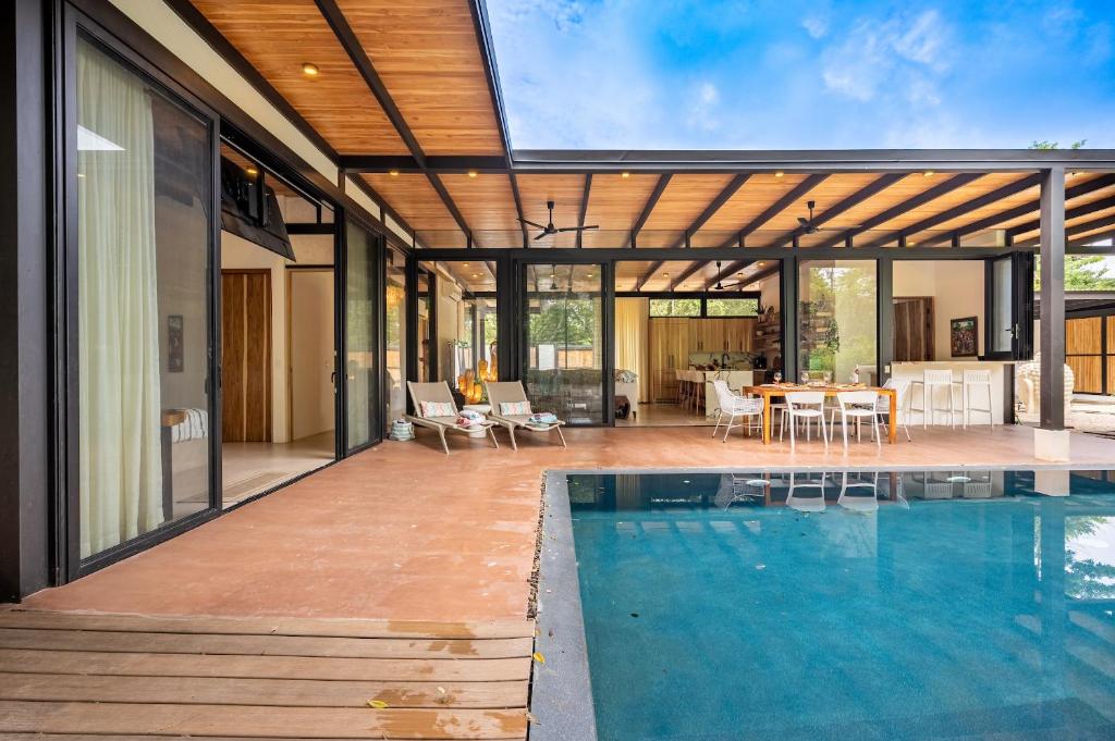 Luxury Modern Home with Stunning Terrace and Pool, Playa Grande ...