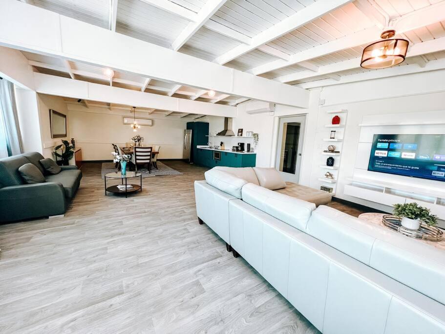 Picaflor 10 Spacious Elegant PH Apt @ Miramar, San Juan (updated prices 2025)