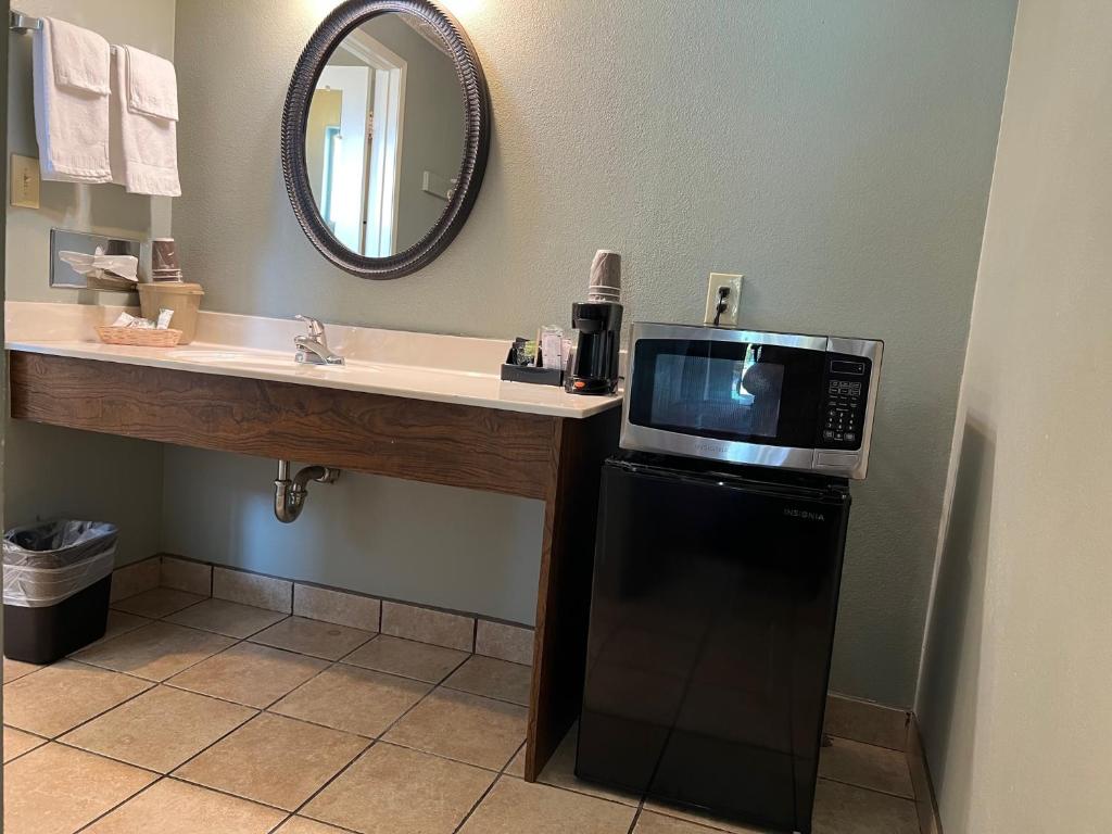 Lamp Liter Inn, Visalia (updated prices 2025)