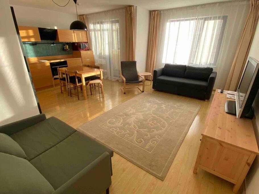 Central UB- 350m from State Department Store, Ulán Bator – Precios ...