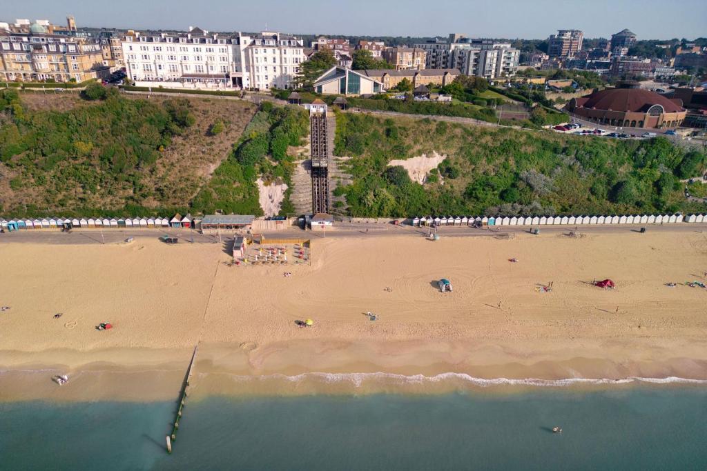 Bournemouth Highcliff Marriott Hotel, Bournemouth (updated prices 2025)