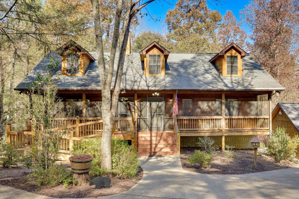 Cozy Blue Ridge Cabin with Hot Tub and Game Room!, Blue Ridge (updated ...