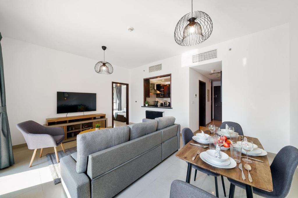 Cute 1 BR - Walk to Opera, Mall & Burj Khalifa, Dubai (updated prices 2025)