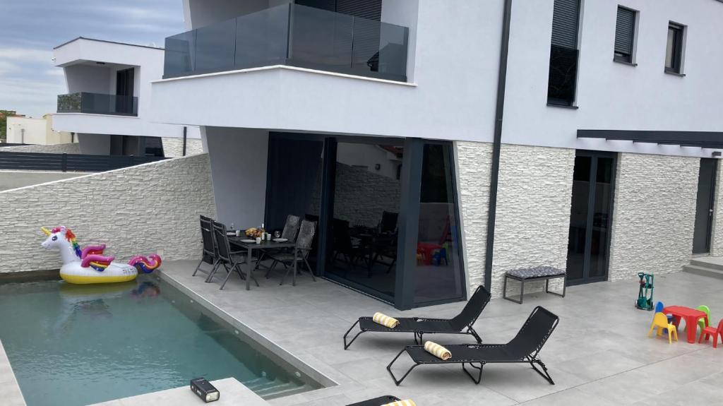Villa LuRa in Pula mit Pool, Pula (updated prices 2026)