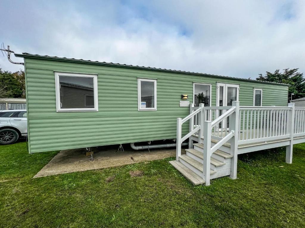 Lovely 8 Berth Caravan With Decking At Breydon Water Holiday Park Ref ...