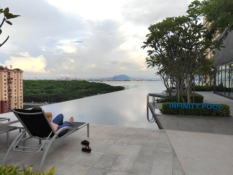 Seaview Infinity Pool #6pax #2bedroom #2bathroom, Jelutong (bijgewerkte ...