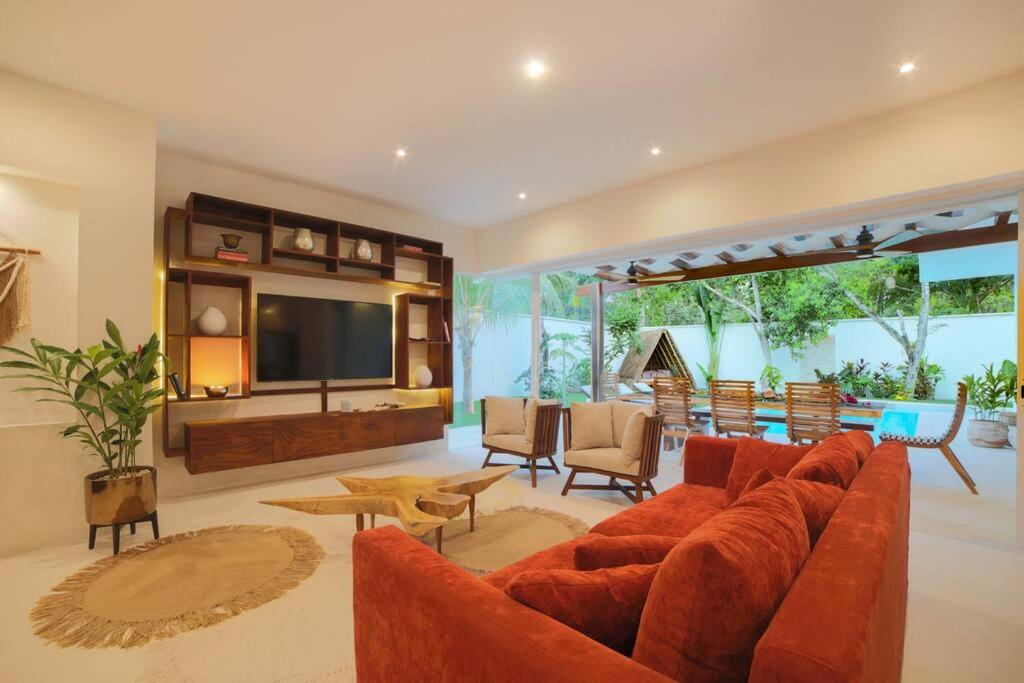 Miami Tv Jenny Scordamaglia En Tulum Mexico 123vid