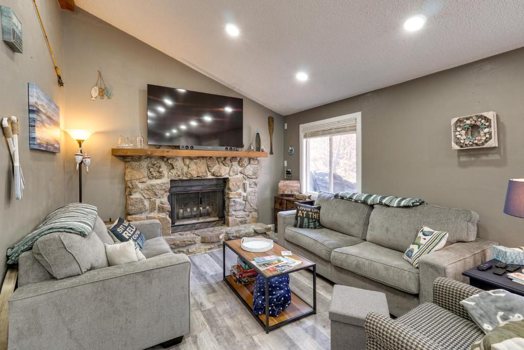 Private Boat Dock Sunrise Beach Home with Fire Pit, Sunrise Beach (updated prices 2025)