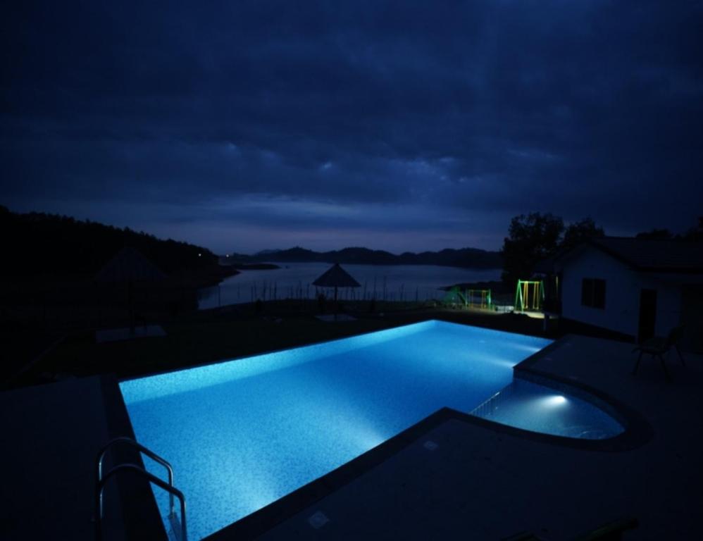 Misty Dam Wayanad Premium Resort With Banasura Dam View, Padinjarathara ...