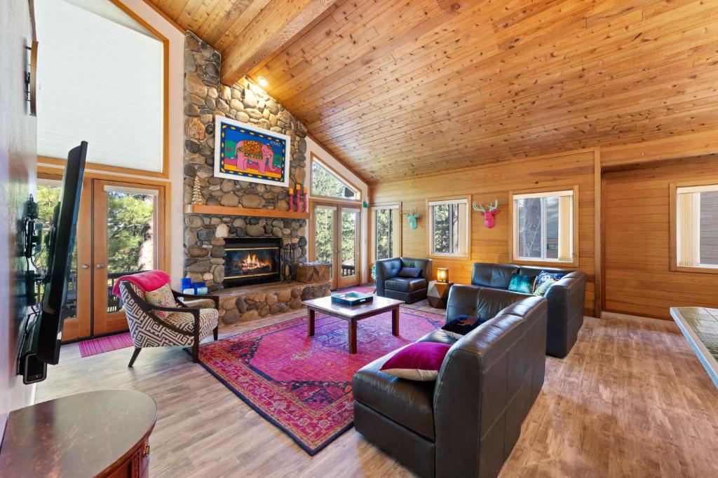 Mosaic Magic at Northstar - Luxury 4BR with Private Hot Tub and Free ...