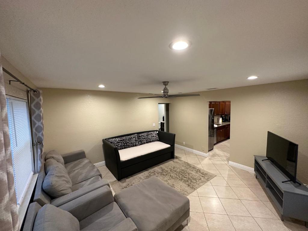 Family Getaway, Greenacres City (precios actualizados 2025)