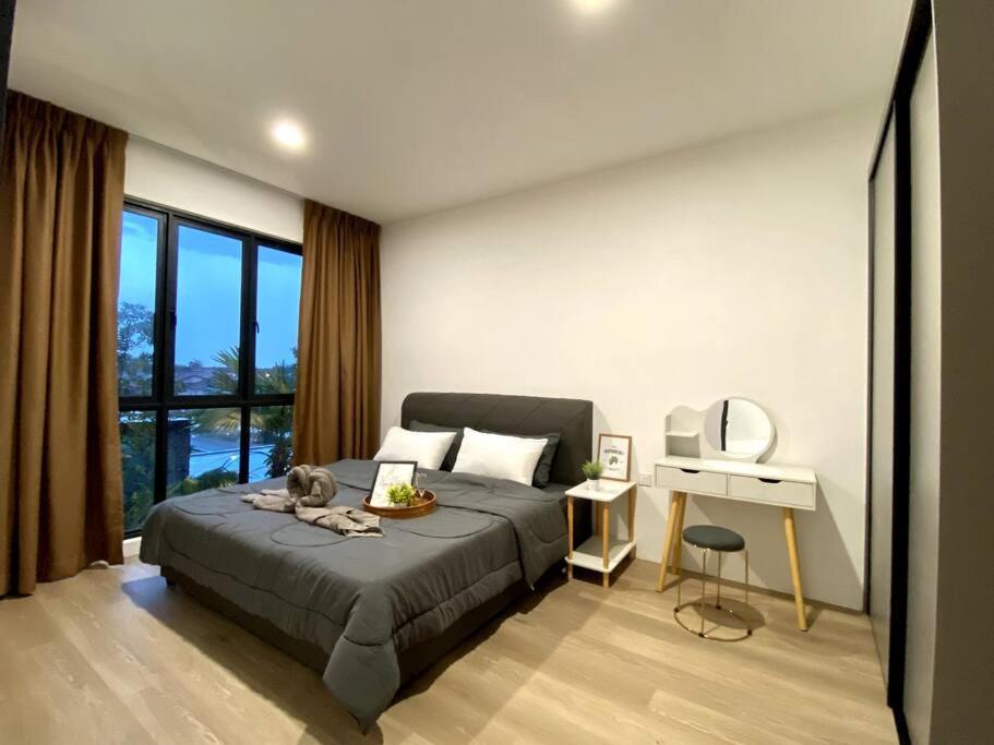 Kuching Chill 3Bedroom Poolside View at Armadele , Galacity, Kuching ...