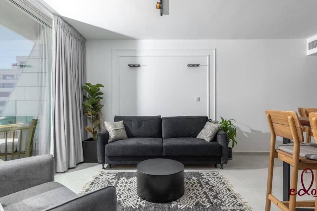 דירת חדר שינה וסלון 50 מטר מהים - By Edom, Eilat – Updated 2024 Prices