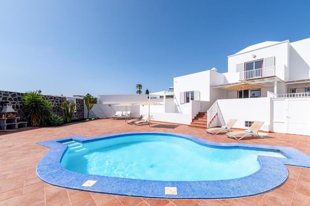 Villa San Matilde by Villa Plus, Playa Blanca (updated prices 2025)