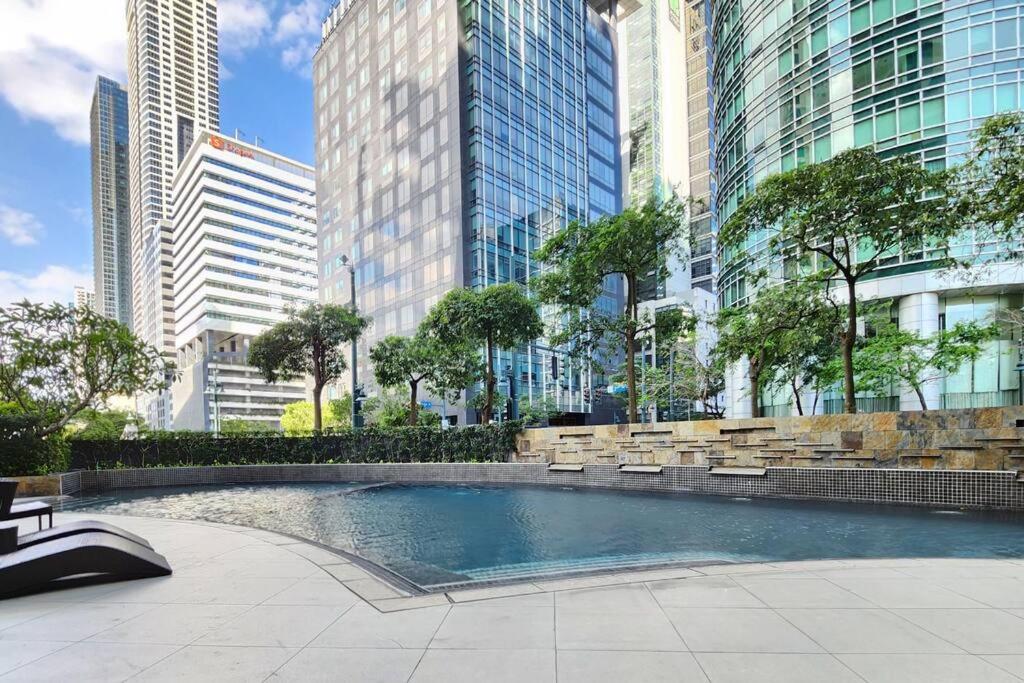 BGC Avant at The Fort Cosy and Vibrant 2BR near Burgos Circle, Manila ...