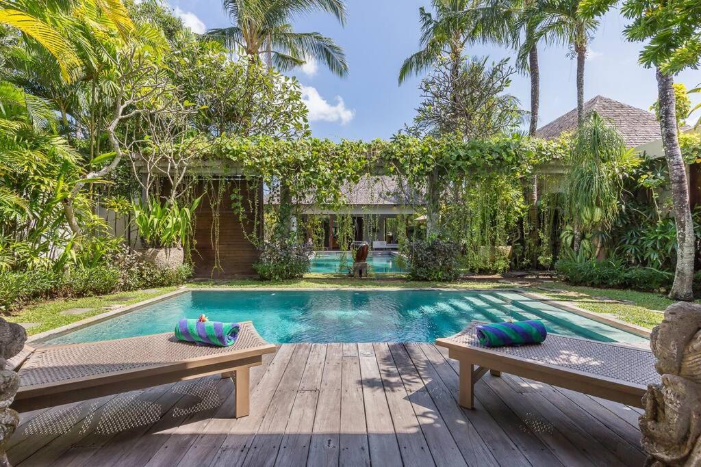 Eshara 21 our Luxury 5BR Villa Escape and huge pool Oberoi Beach ...