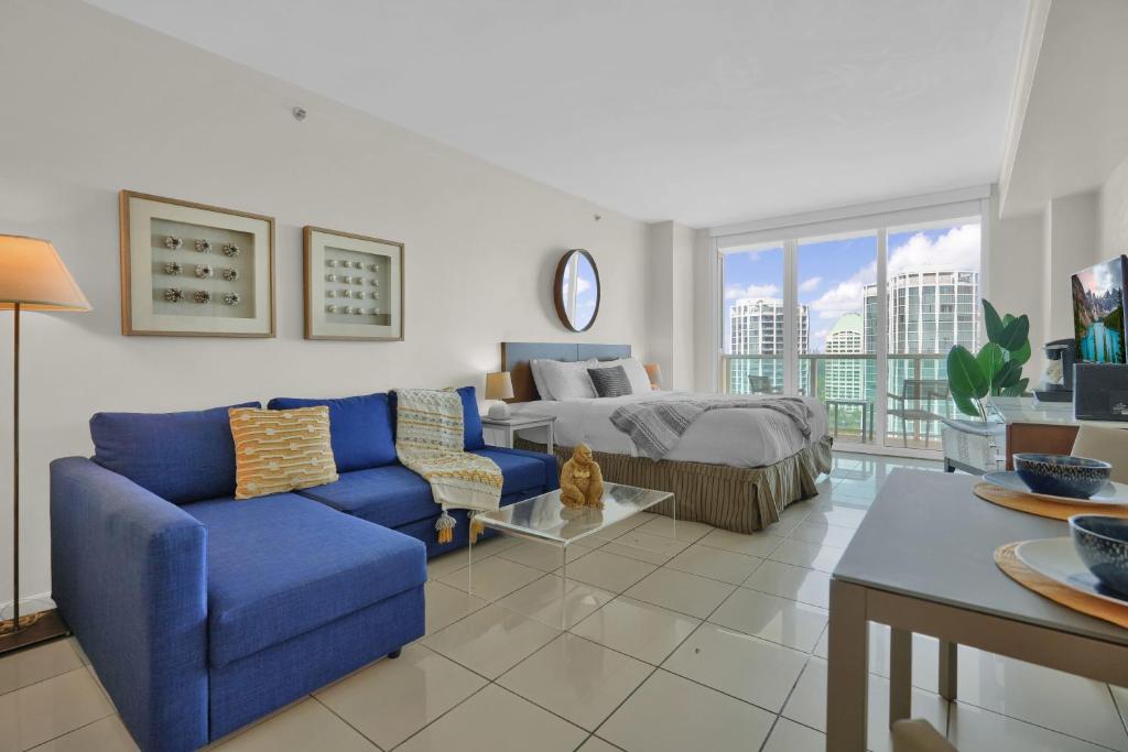 Beautiful Blue & Gold Studio With Ocean View, Miami (updated prices 2025)