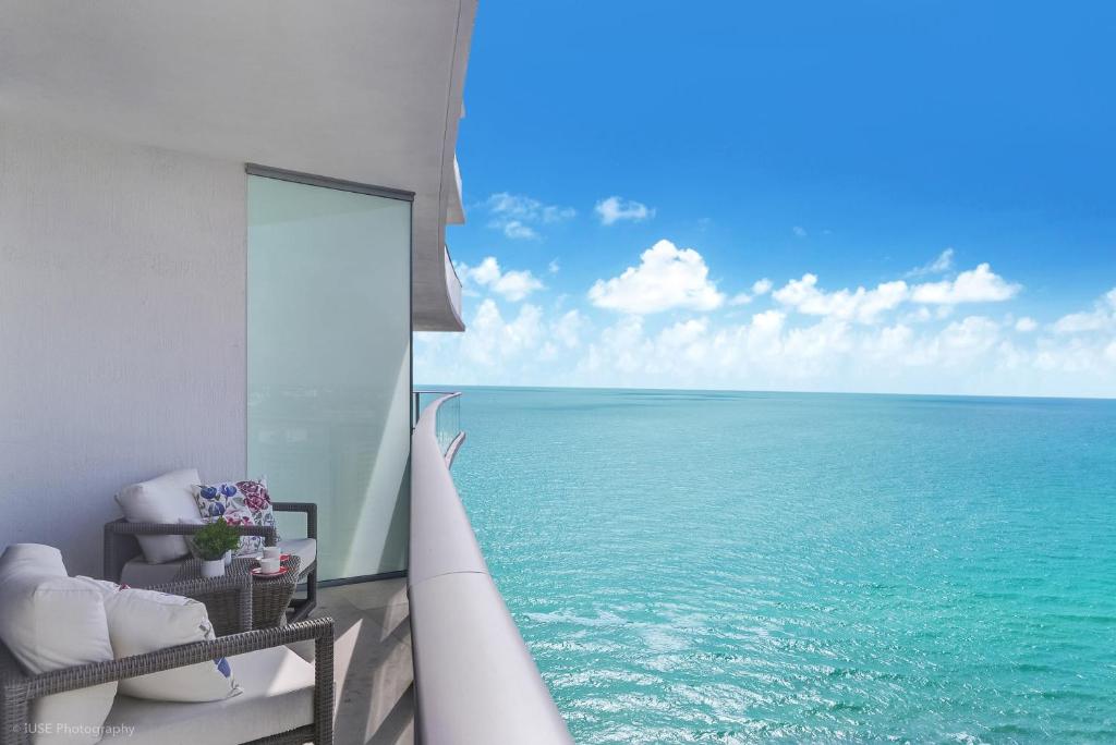 Luxurious 2 bedroom on the Ocean at Lyfe Resort, Hollywood (updated ...