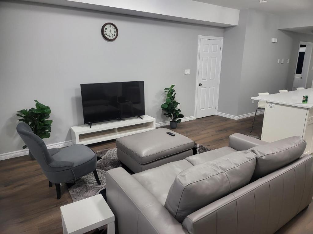 2BR Luxurious APT - Kitchener, Kitchener (updated prices 2024)