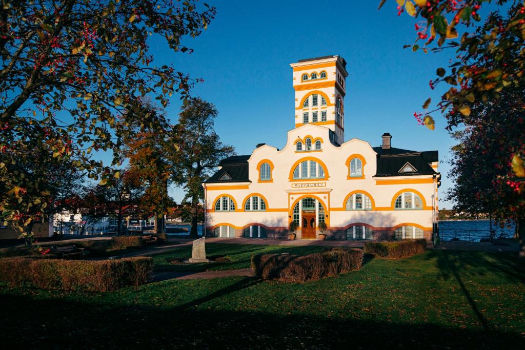 Slottsholmen Hotell och Restaurang, Västervik (updated prices 2025)