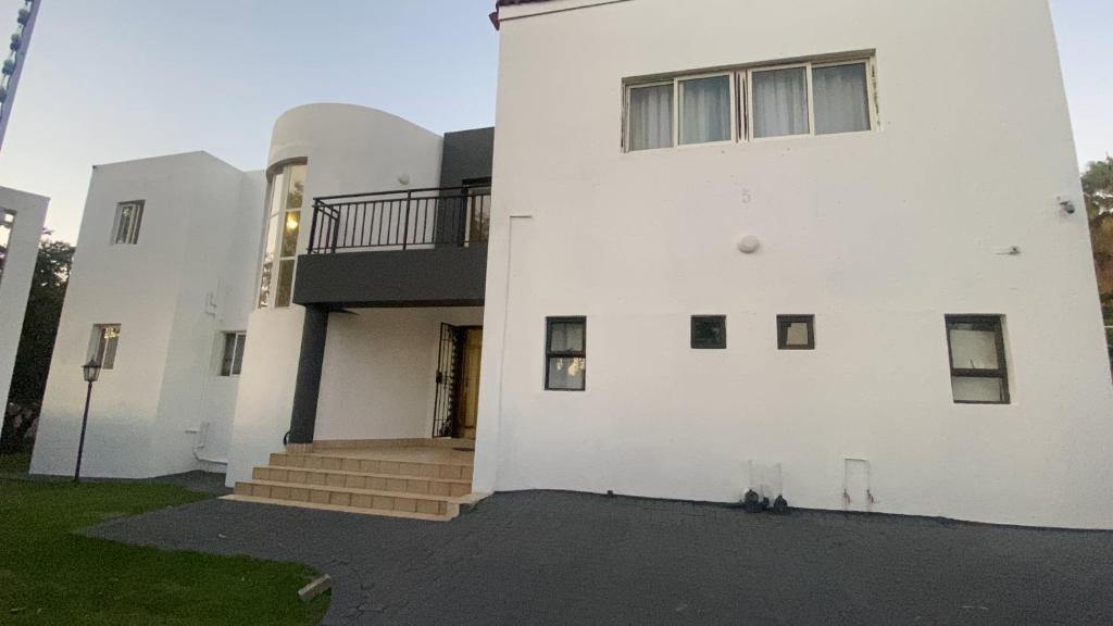 Siena Sun Guesthouse Rooms and Breakfast Option, Midrand (updated ...