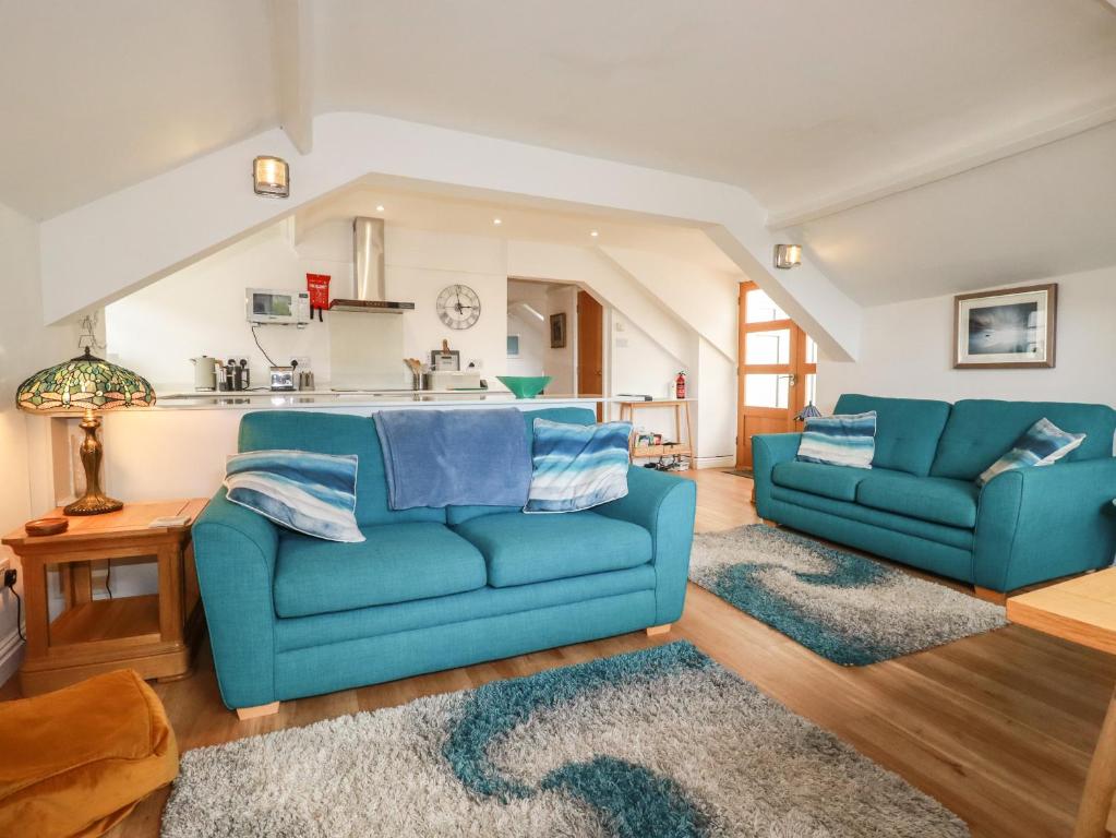 Harbour Light, Boscastle (updated prices 2024)