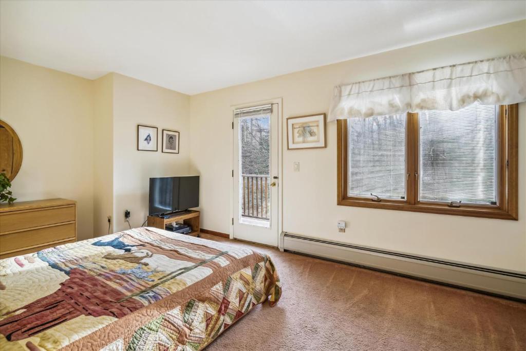 Glazebrook J5 3 Bedroom Townhome with Sauna & Fireplace, Killington ...