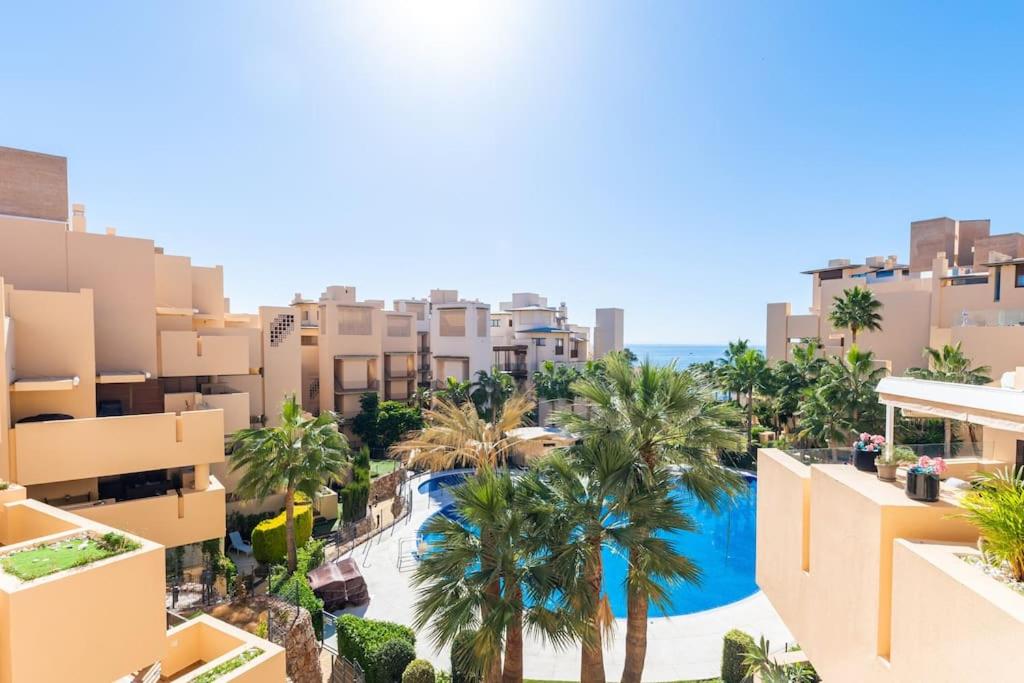 3BR Penthouse with Private Pool, Estepona (precios actualizados 2025)