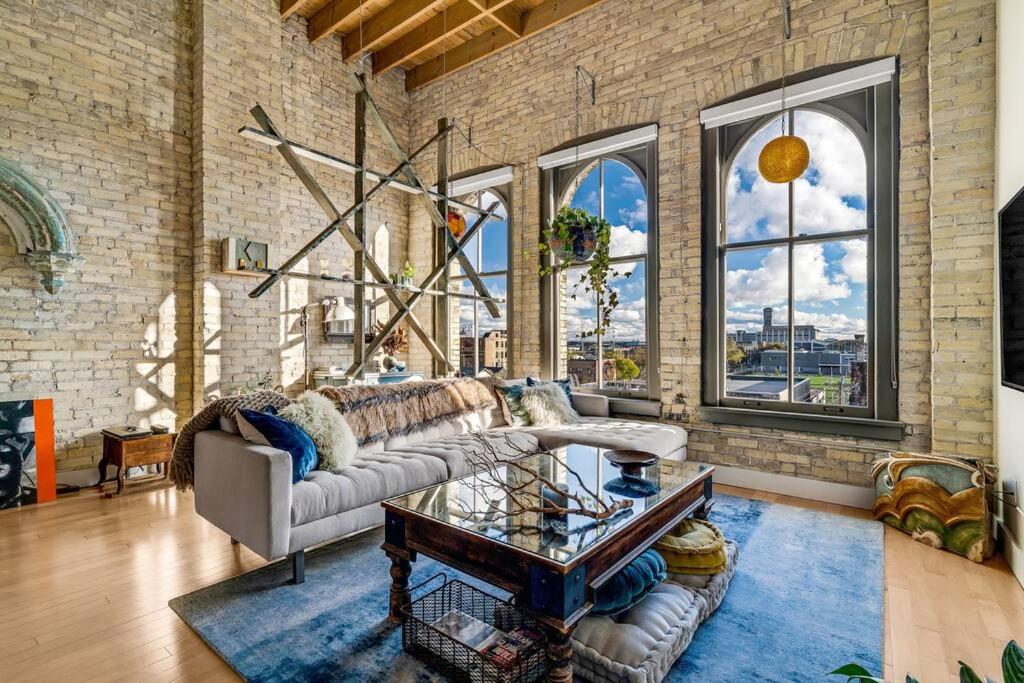 The Blue Serif - 1bd, 1 bth cozy dig, Milwaukee (updated prices 2026)