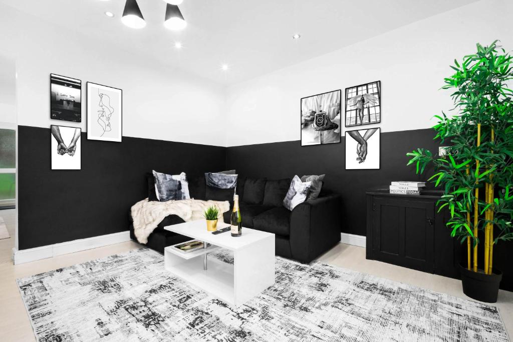 HAUS Birmingham Luxury 3 Bedroom House with Garden - Edgbaston Stadium