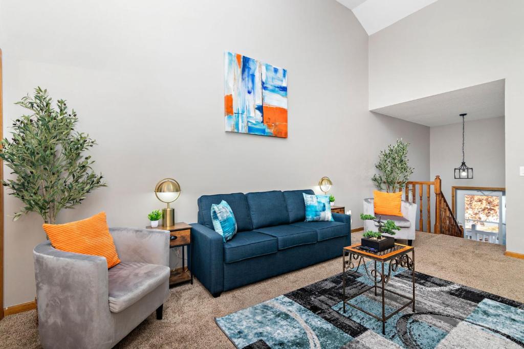 Oak Haven: 3 King Beds + Fast Wi-Fi + FREE Parking, Raymore (updated ...