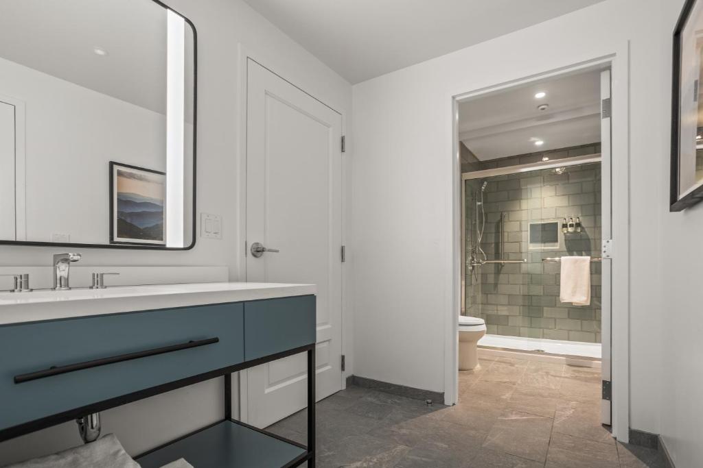 The Highlander at Radford, Tapestry Collection by Hilton, Radford ...